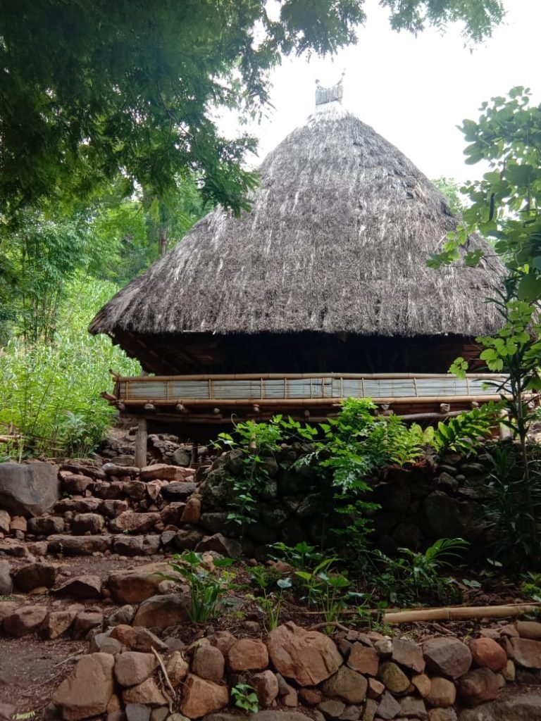 Berkunjung ke Desa Takpala, Desa Budaya Alor yang masih Tersisa - KATA OMED