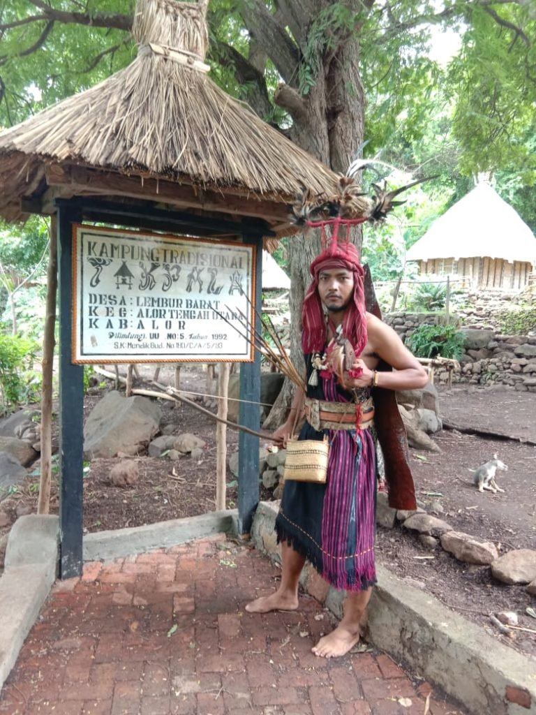 Berkunjung ke Desa Takpala, Desa Budaya Alor yang masih Tersisa - KATA OMED