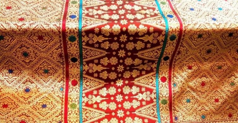 12 Motif Kain Tenun Indonesia Dengan Yang Unik Dan Bercerita - KATA OMED
