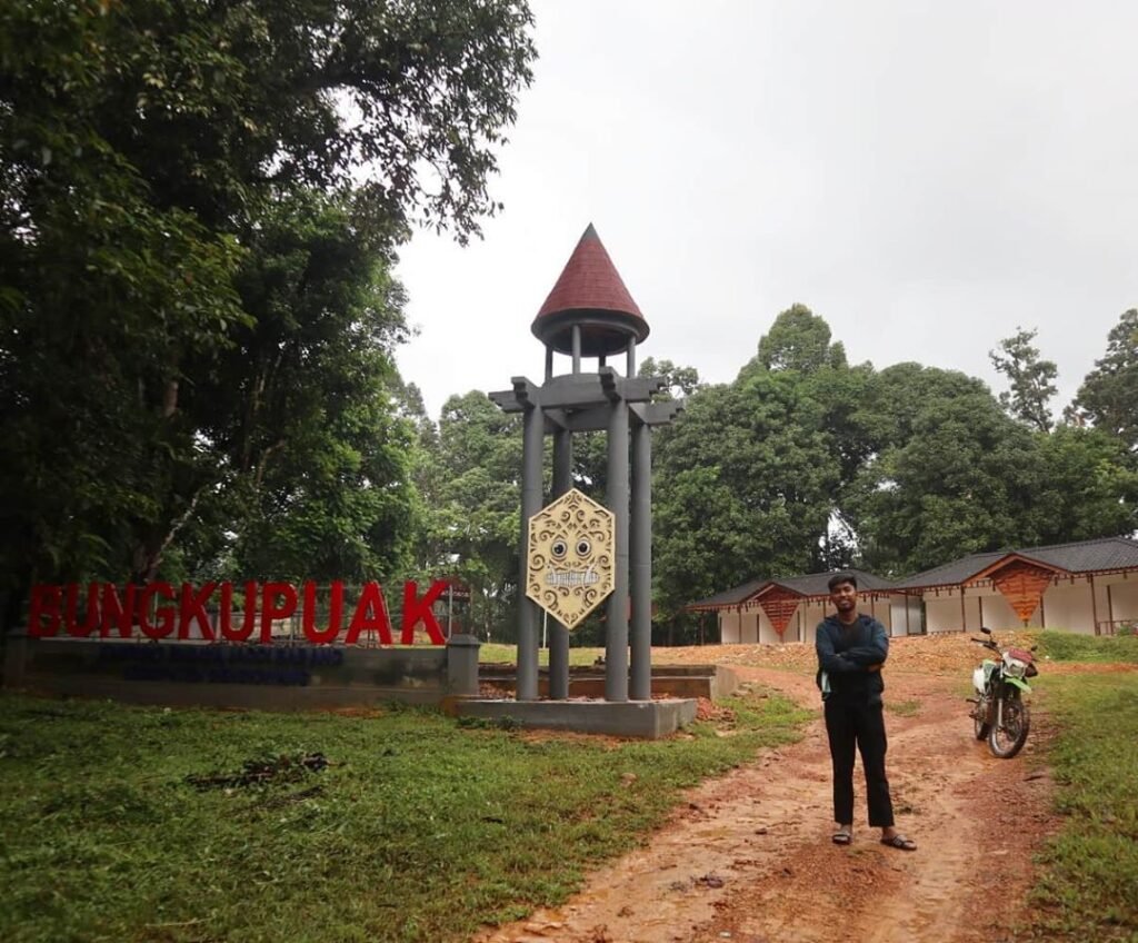 Rumah Adat Baluk Bidayuh Jagoi Babang Bengkayang - KATA OMED Rumah Adat Baluk Bidayuh Jagoi Babang Bengkayang - KATA OMED